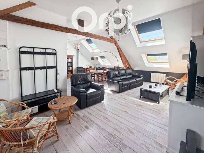 Estrées-Saint-Denis : Maison 3 pièces à louer