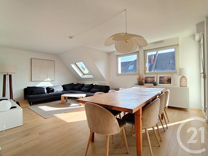 Appartement à vendre - Schiltigheim, Vieux Schilick, Centre-ville, Nouvelle Cité - 4 pièces - 3 chambres