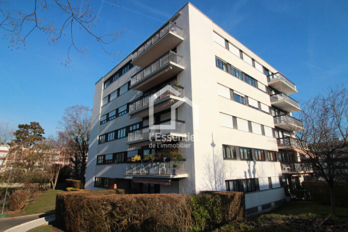 Appartement 4 pièces à Verneuil-sur-Seine, Centre-ville, Gare, à vendre