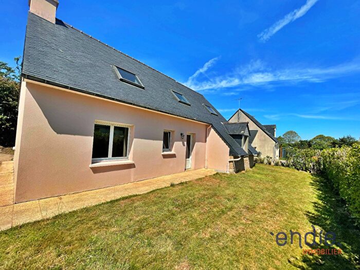 Maison 4 pièces à louer à Edern