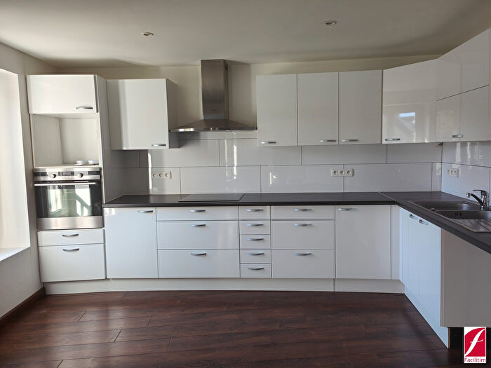 Appartement à louer - Châteaufort - 4 pièces - 2 chambres