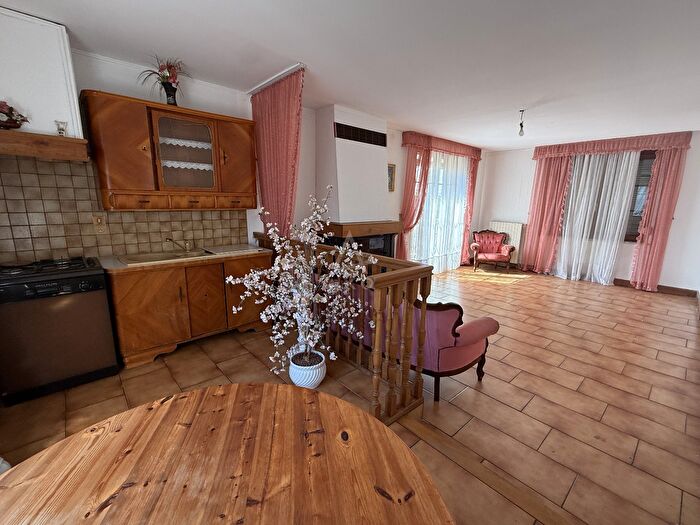Appartement 3 pièces à Sainte-Marie-aux-Chênes, à vendre