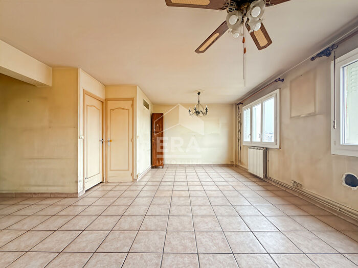 Appartement 2 pièces à vendre à Marseille 4ème, Cinq Avenues