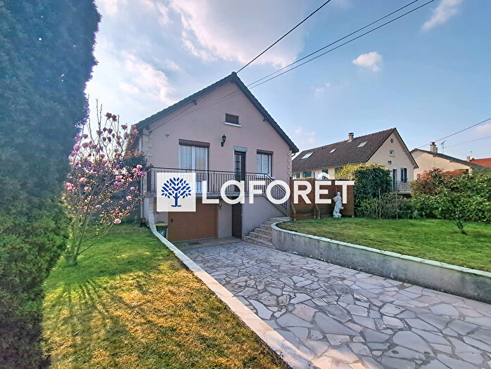 Maison à vendre - Clos-Fontaine - 7 pièces - 5 chambres