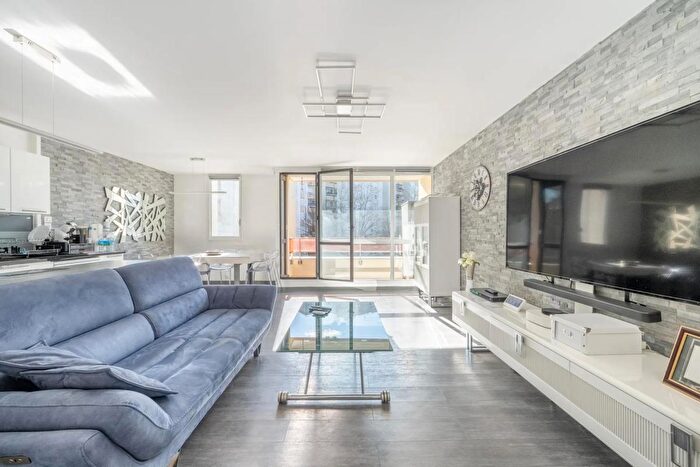 Appartement à vendre - Le Raincy, Plateau - 4 pièces - 3 chambres