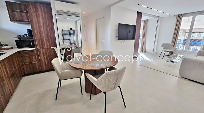 Appartement à vendre - Cannes, Pointe Croisette - 2 pièces - 1 chambre