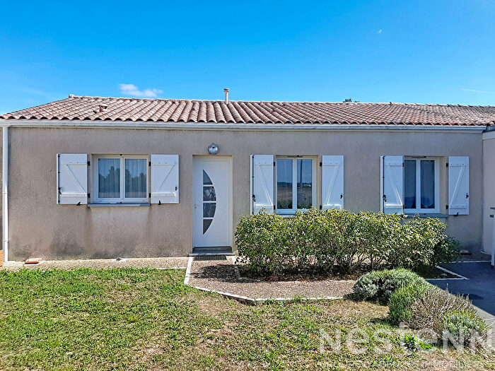 Maison 4 pièces à vendre à Corme-Royal
