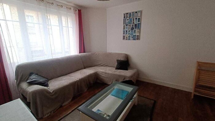 Centre Ville, Saint-Brieuc : Appartement 4 pièces à louer