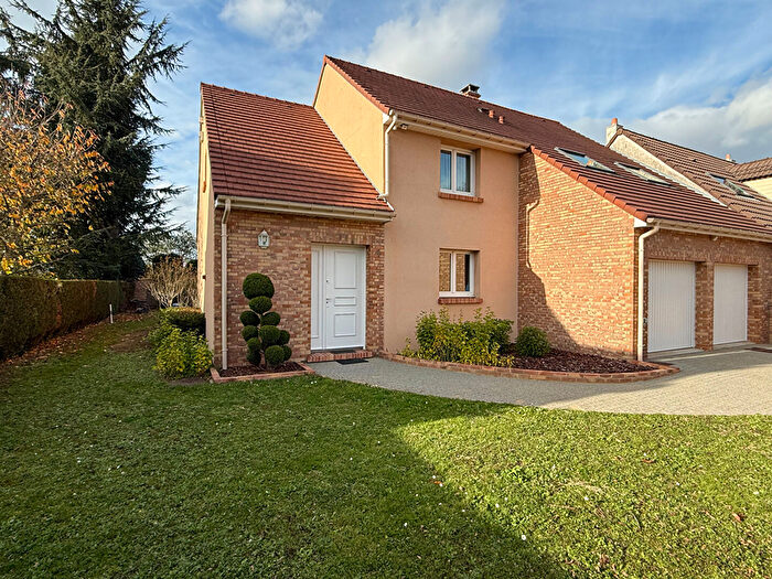 Maison à vendre - Magny-les-Hameaux - 8 pièces - 5 chambres