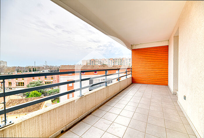 Appartement à louer - Nîmes, Jean Jaurès - 2 pièces - 1 chambre