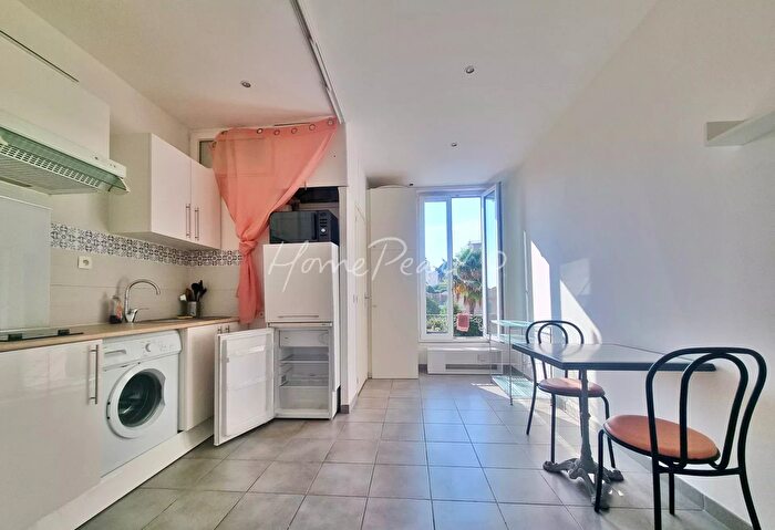 Appartement à louer - Nice, Valrose - 1 pièce