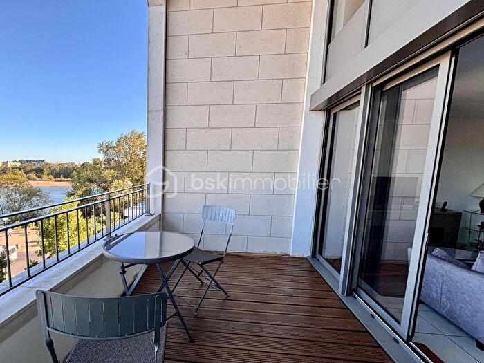 Saint-Cyr-sur-Loire, Maisons Blanches - Appartement 4 pièces à vendre