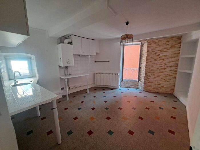 Centre Villle, Privas : Appartement 2 pièces à louer
