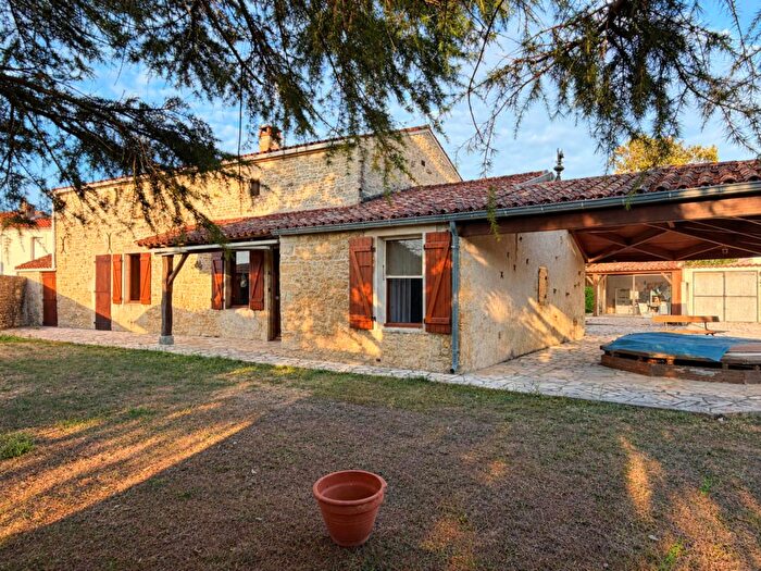 Maison 5 pièces à Saint-Michel-en-l'Herm, à vendre