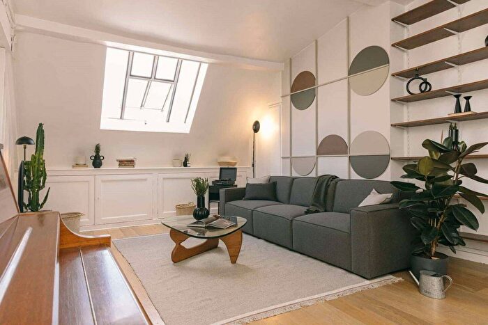 Appartement à louer - Vendôme, Paris er arrondissement - 3 pièces - 3 chambres