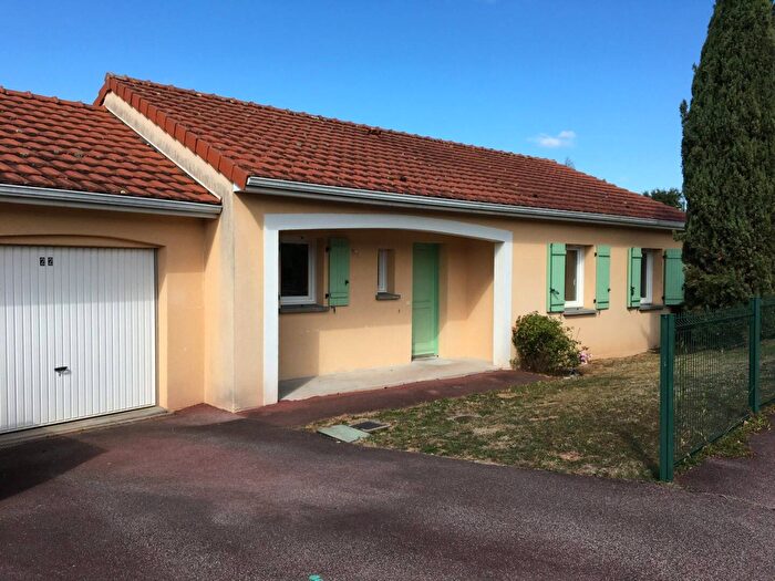 Maison à louer - Objat - 4 pièces - 3 chambres