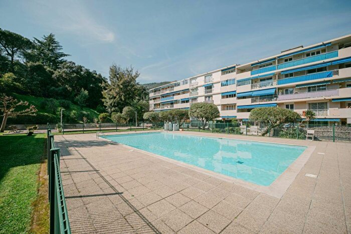 Appartement à louer - Le Roc Fleuri-Capitou Jeanne dArc, Mandelieu-la-Napoule - 1 pièce