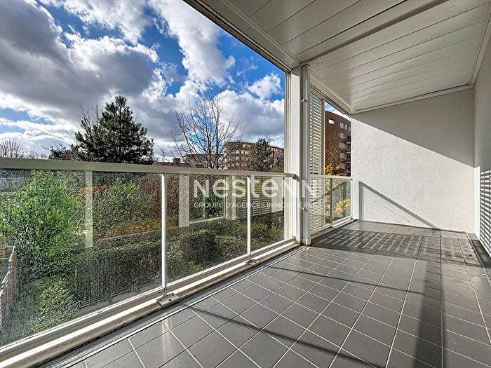 Appartement à vendre - Issy-les-Moulineaux, Les Epinettes, Le Fort, Les Hauts dIssy - 3 pièces - 2 chambres