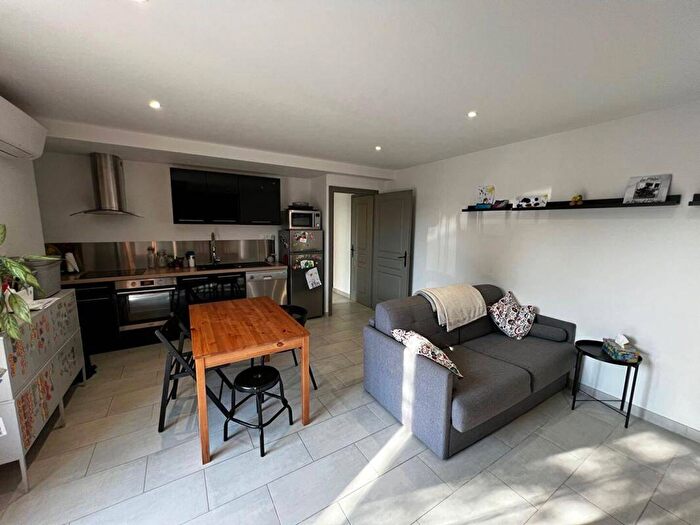 Les Ecarts-Village-Plans de Carros : Appartement 3 pièces à louer