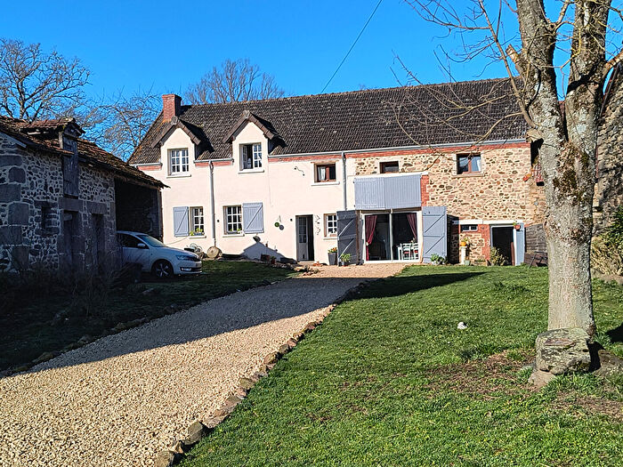 Maison à vendre - Clugnat - 8 pièces - 5 chambres