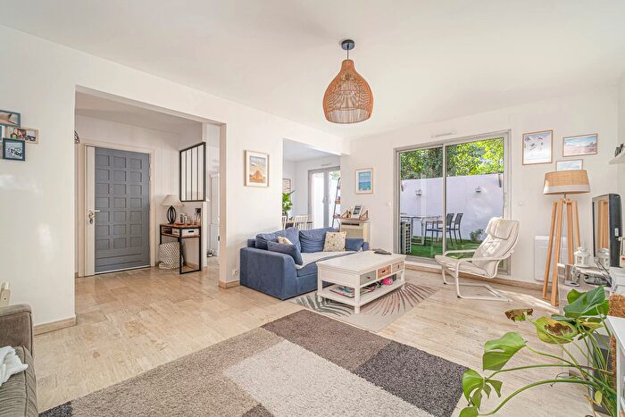 Maison à vendre - Marseille e , Mazargues - 4 pièces - 3 chambres