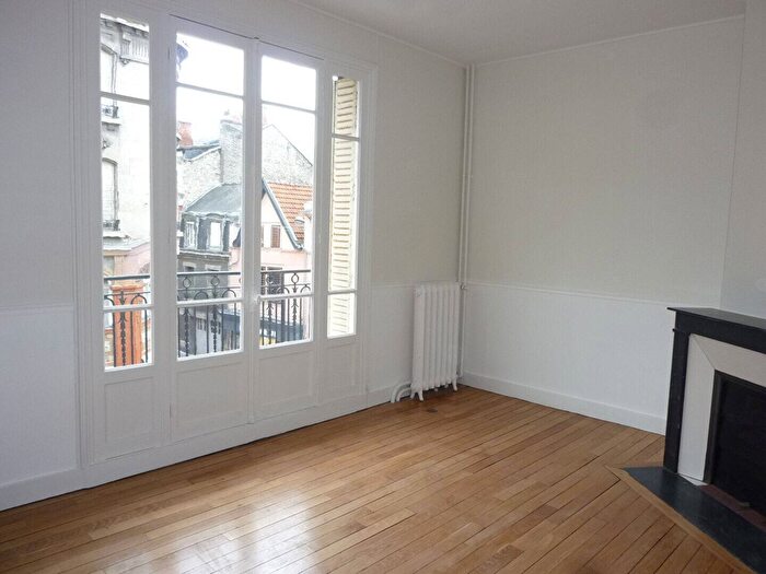 Centre Ville, Reims : Appartement 4 pièces à louer