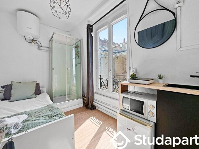Maison à louer - Muette Nord, Paris ème arrondissement - 1 pièce - 1 chambre