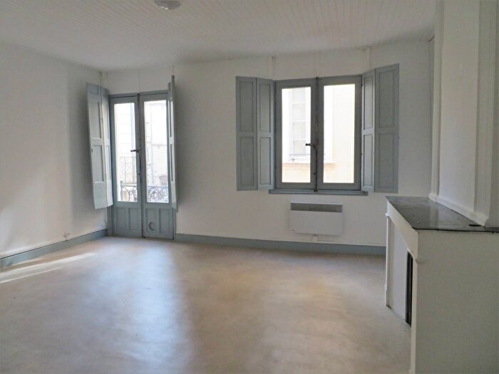 Appartement à louer - Arènes, Nîmes - 5 pièces - 3 chambres