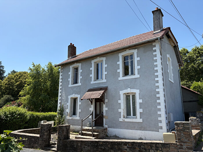 Coussac-Bonneval : Maison 6 pièces à vendre