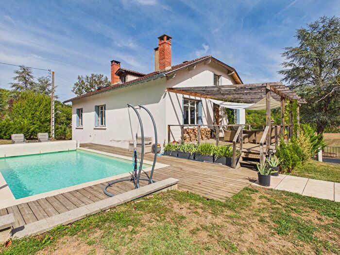 Saint-Antonin-Noble-Val : Maison 8 pièces à vendre