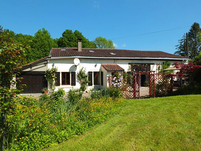 Maison à vendre - Montemb uf, Montemboeuf - 7 pièces - 3 chambres