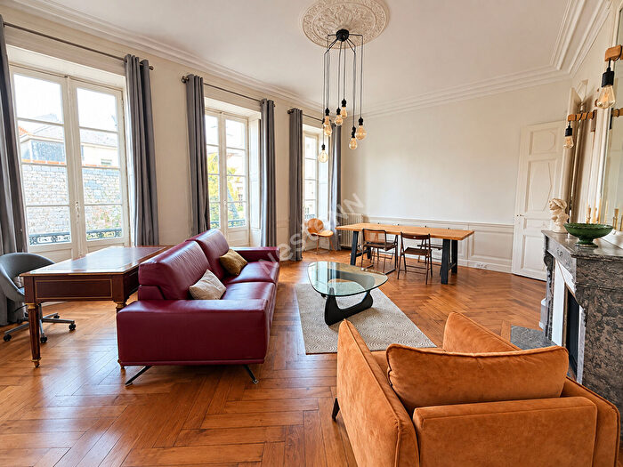 Appartement 4 pièces à vendre - Quartiers Centre, Centre-ville