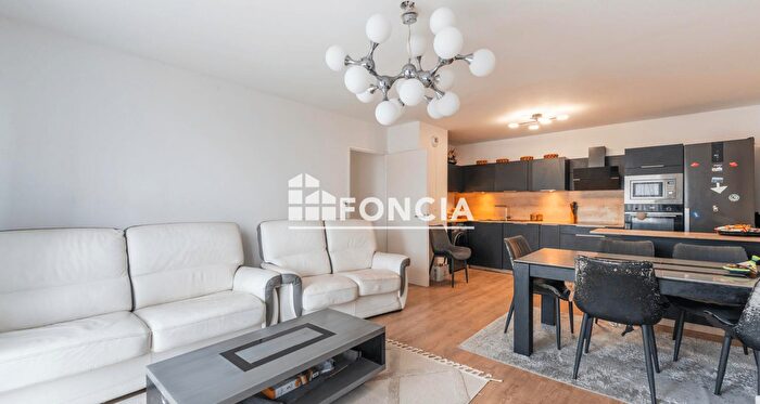 Appartement à vendre - Villetaneuse - 4 pièces - 3 chambres