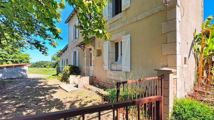 Saint-Laurent-des-Hommes - Maison 4 pièces à vendre