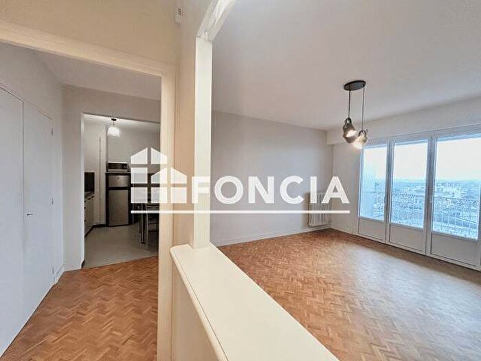 Appartement à louer - Notre-Dame, Cholet - 1 pièce