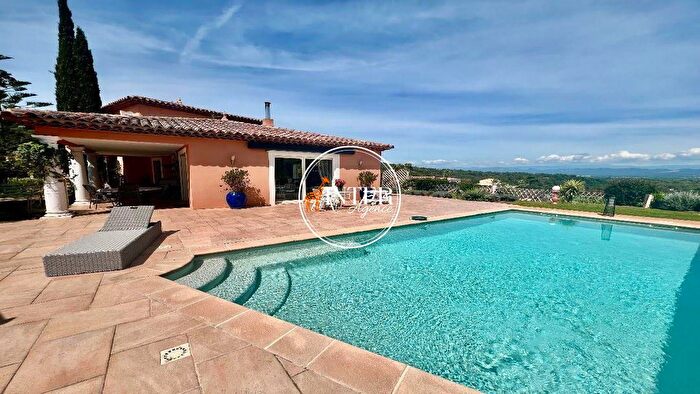 Maison à vendre - Fréjus - 6 pièces - 4 chambres