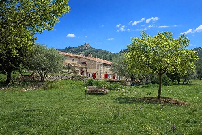 Maison 8 pièces à vendre à Eygalières