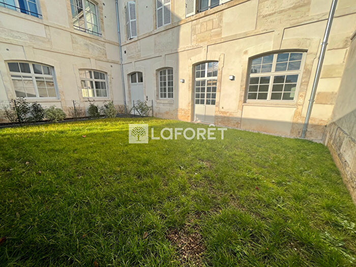 Appartement à louer - Cognac, Centre-ville, Gare - 2 pièces - 1 chambre