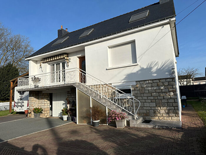 Maisons à vendre et appartements à louer - 1