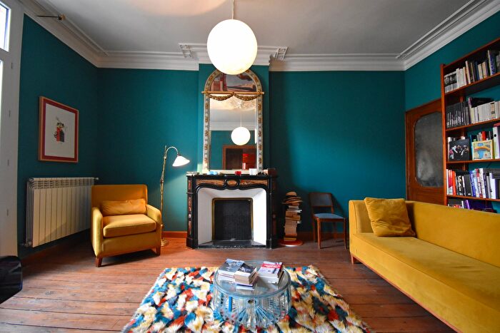 Maison à vendre - Saint-Geniès-de-Fontedit - 12 pièces - 8 chambres