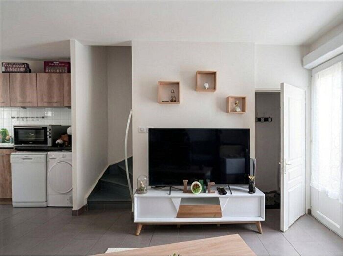 Maison 3 pièces à Faubourg dIsle-Neuville, Saint-Quentin, à louer