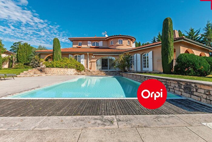 Maison à vendre - Saint-Priest, Village - 7 pièces - 5 chambres