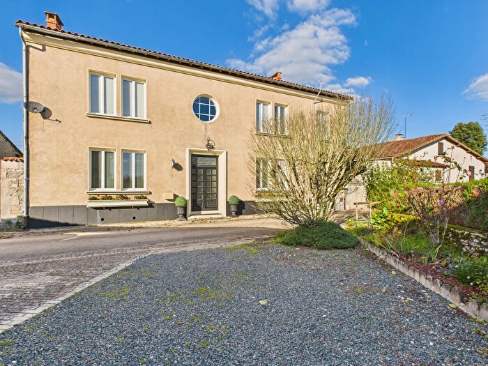 Maison à vendre - Barro - 6 pièces - 2 chambres