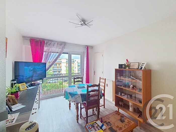 Nancy, Poincaré, Foch, Anatole France, Croix de Bourgogne : Appartement 2 pièces à vendre