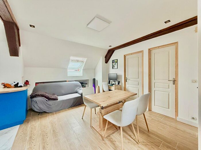 Appartement à vendre - Jouy-le-Châtel - 1 pièce