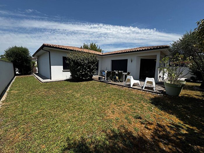 Maison 4 pièces à Carignan-de-Bordeaux, à louer