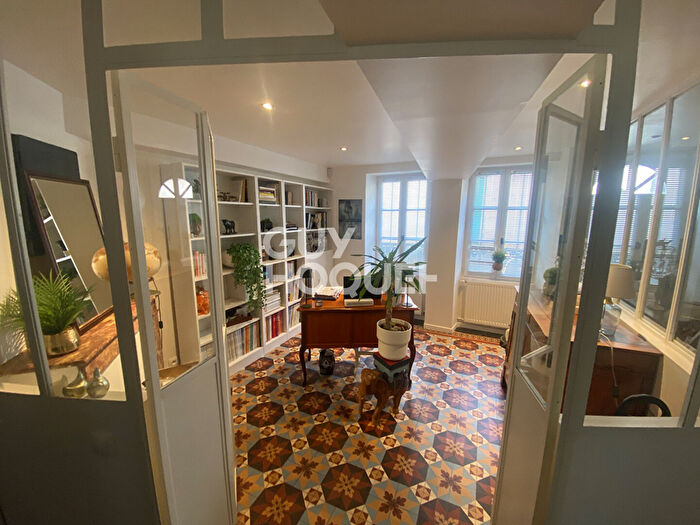 Maison à vendre - Auxerre, Centre-ville - 6 pièces - 4 chambres