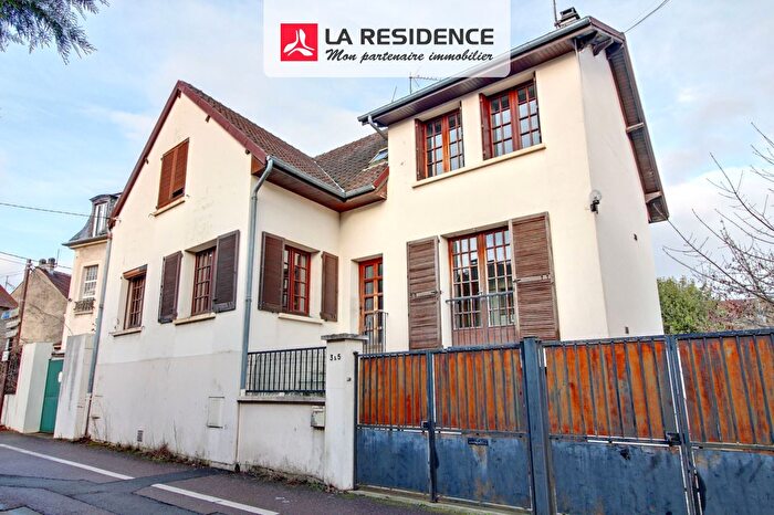 Maison à vendre - Les Mureaux, Nouvelle France - 7 pièces - 3 chambres