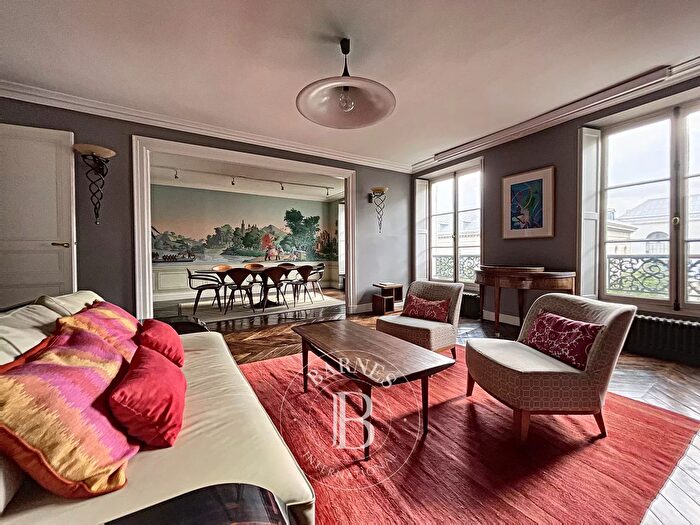 Appartement à louer - Paris e , Rennes - 6 pièces - 4 chambres