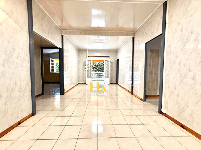 Maison à vendre - Le Tampon, Trois Mares - 5 pièces - 4 chambres